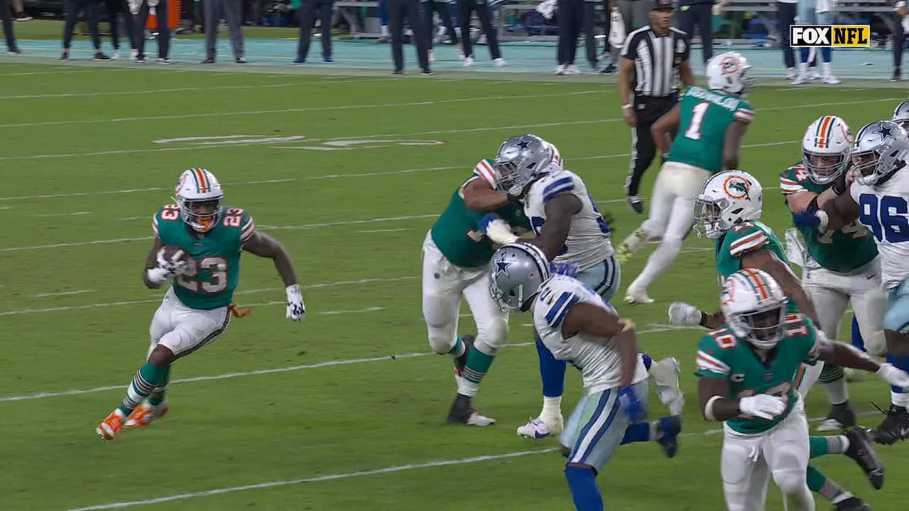 Miami Dolphins running back Jeff Wilson Jr.'s chain-moving run ends Dallas Cowboys' chances of ...
