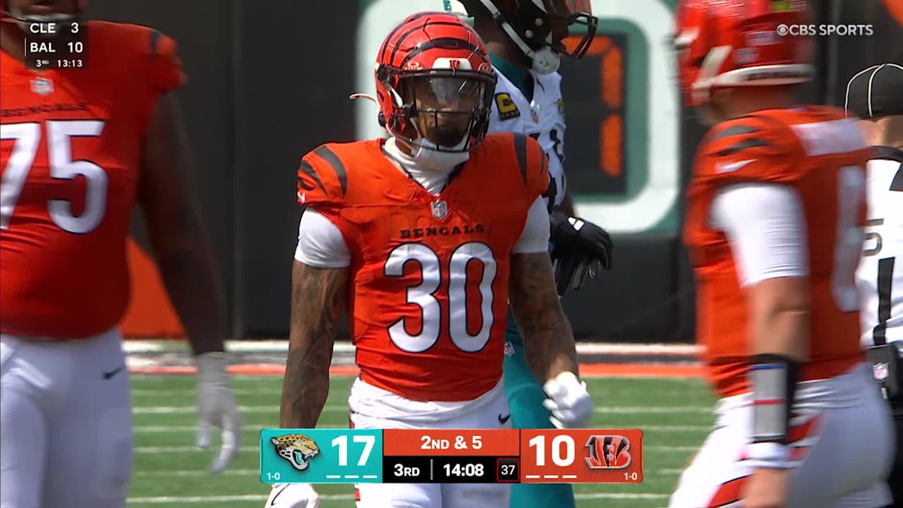 Cincinnati Bengals running back Chase Brown hits the spin cycle on ...