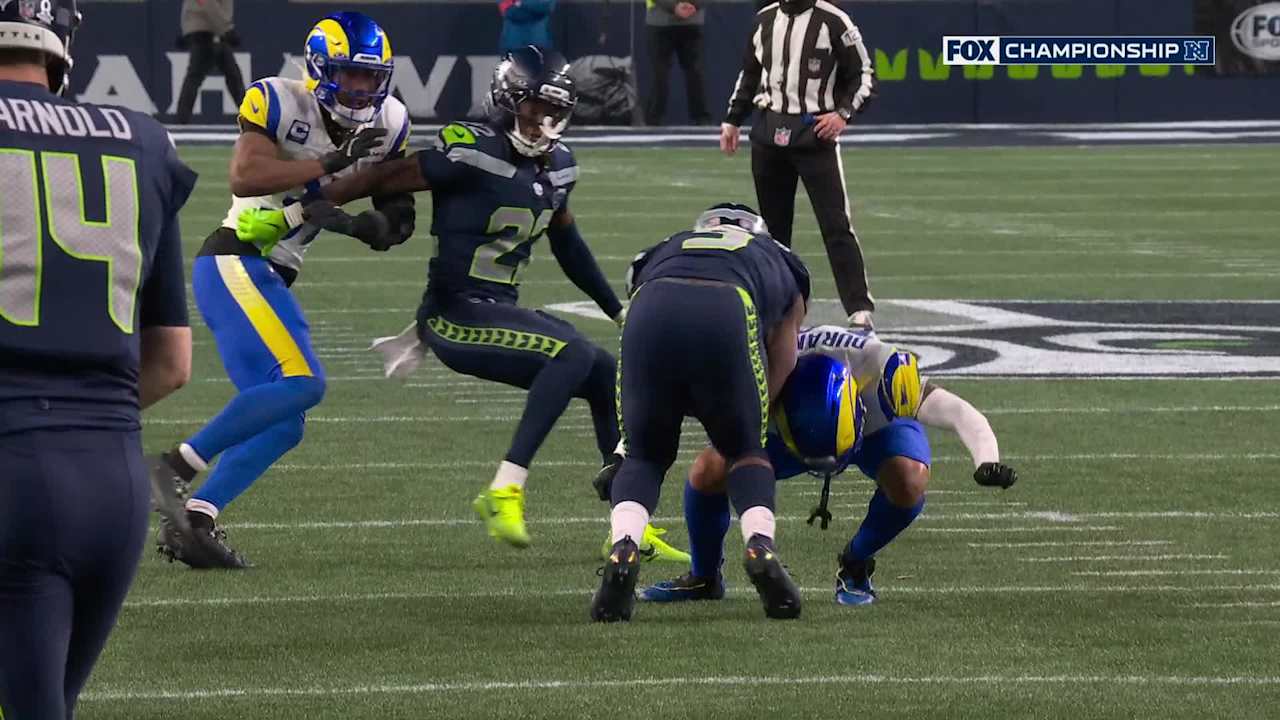 Seattle Seahawks running back Kenneth Walker's nifty footwork evades ...