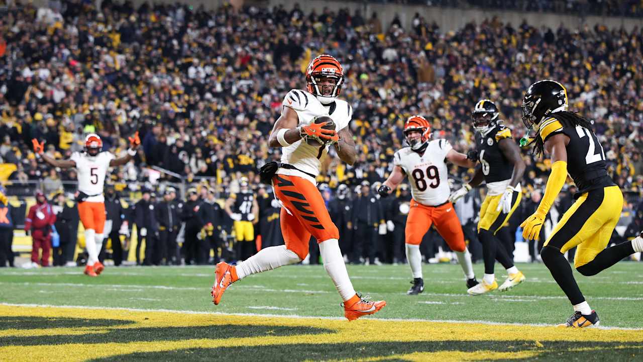 WR royalty: Bengals' Ja'Marr Chase wins receiving triple crown