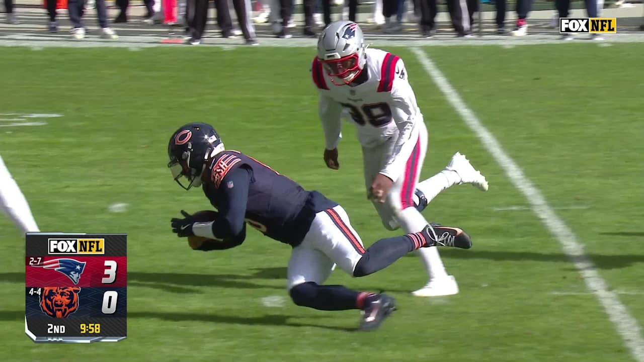 Chicago Bears quarterback Caleb Williams moves chains on fourth-down ...