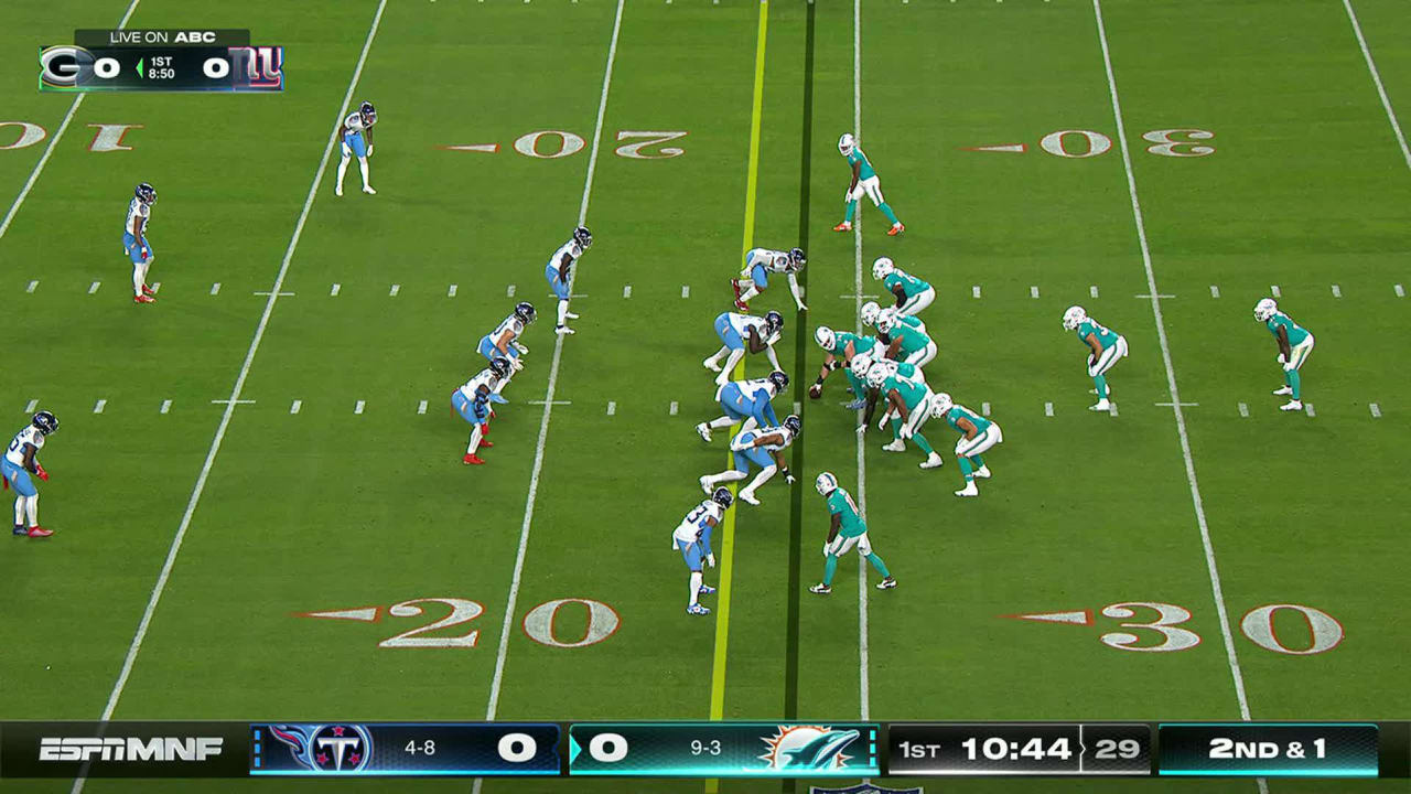 Miami Dolphins running back Raheem Mostert cuts back against the grain for 14-yard run in red zone