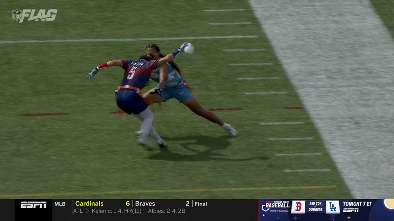 Staten Island Giants Allison Gandlin moves chains on third down