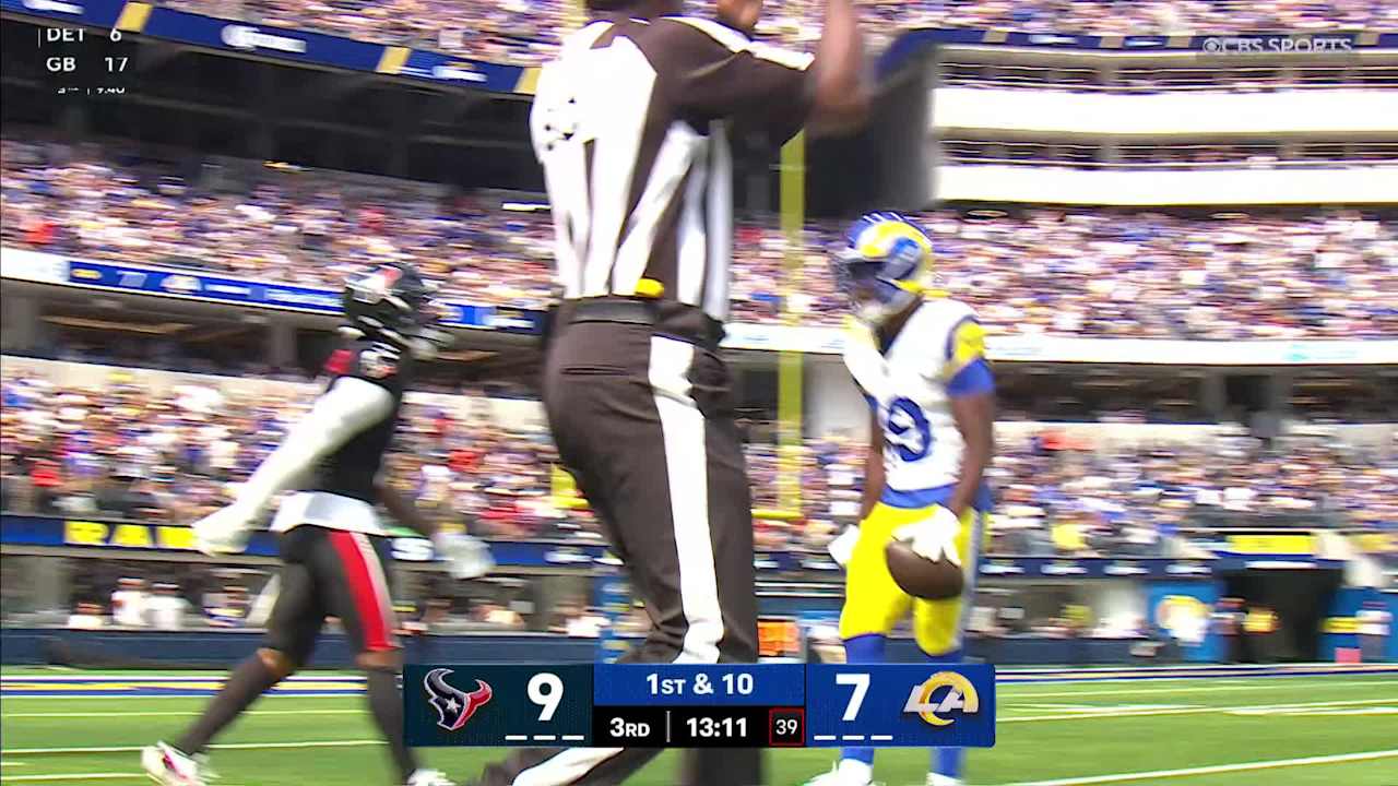 Los Angeles Rams quarterback Matthew Stafford strikes wide receiver ...