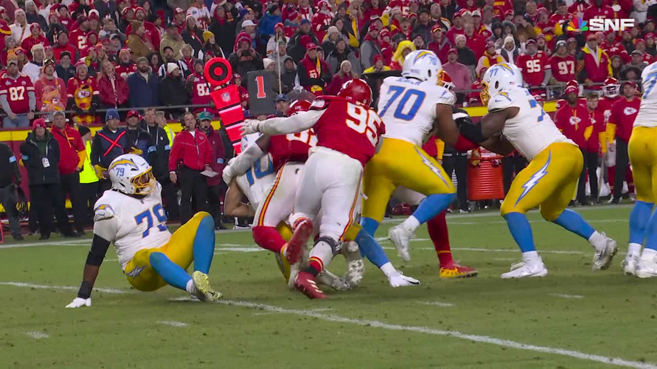 Kansas City Chiefs linebacker Nick Bolton bolts into Los Angeles ...