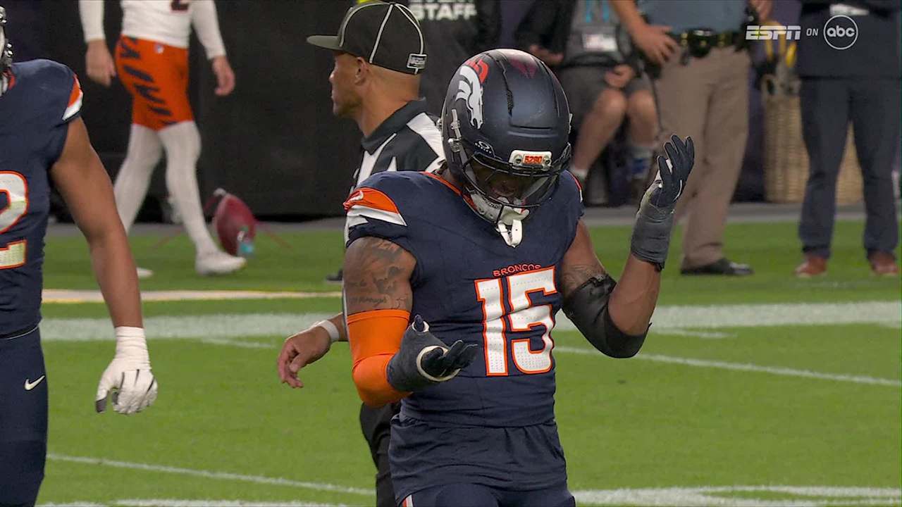 Denver Broncos linebacker Nik Bonitto finito-ed quarterback Jake ...