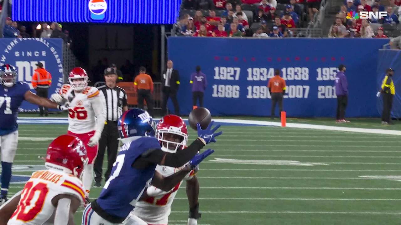 New York Giants quarterback Russell Wilson's 26-yard laser beam to wide receiver Wan'Dale ...