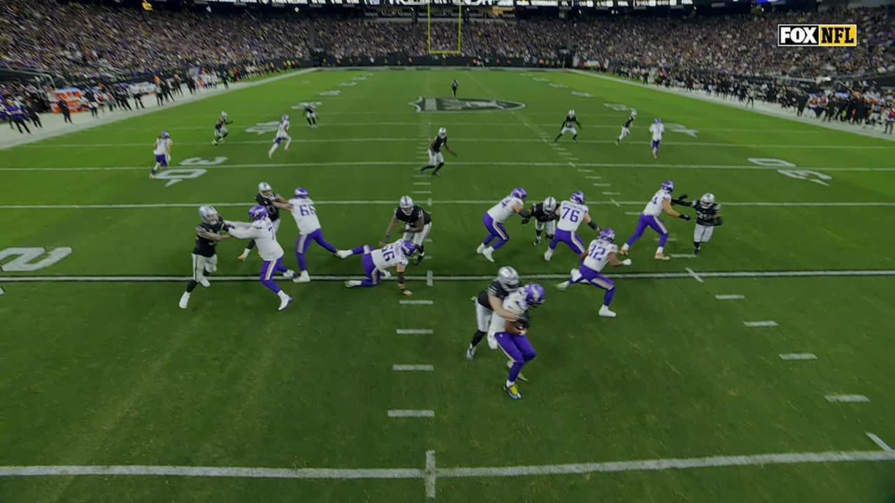 Las Vegas Raiders linebacker Robert Spillane's perfectly-timed blitz ...