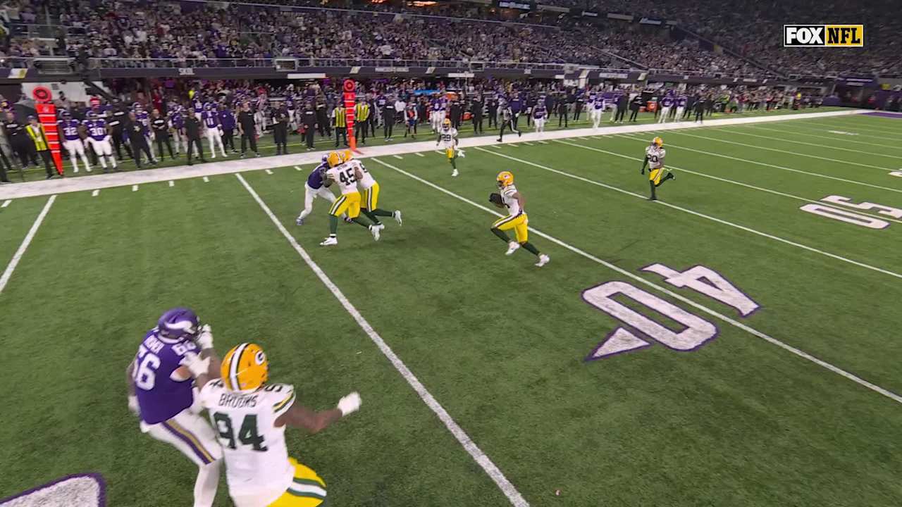 Minnesota Vikings quarterback Sam Darnold throws interception to Green ...