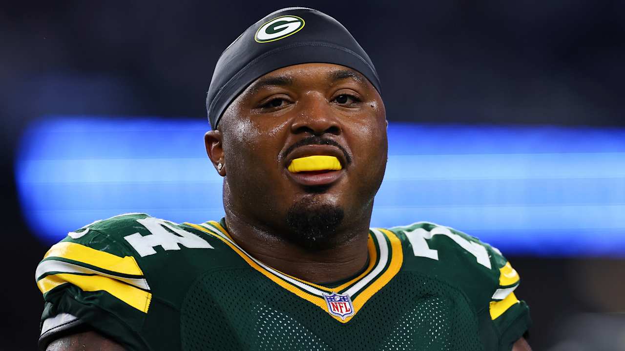 NFL news roundup: Packers OL Elgton Jenkins placed on injured reserve ...