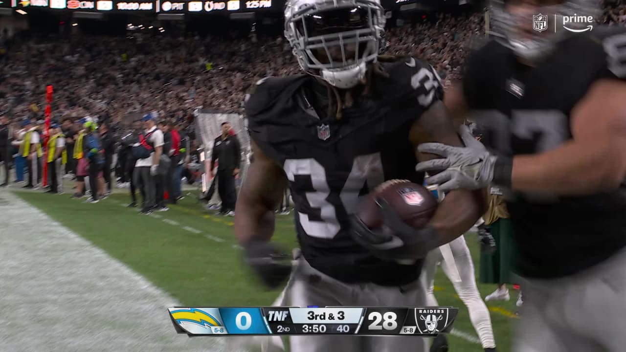 Trick play touchdown! Los Angeles Chargers running back Brandon Bolden ...