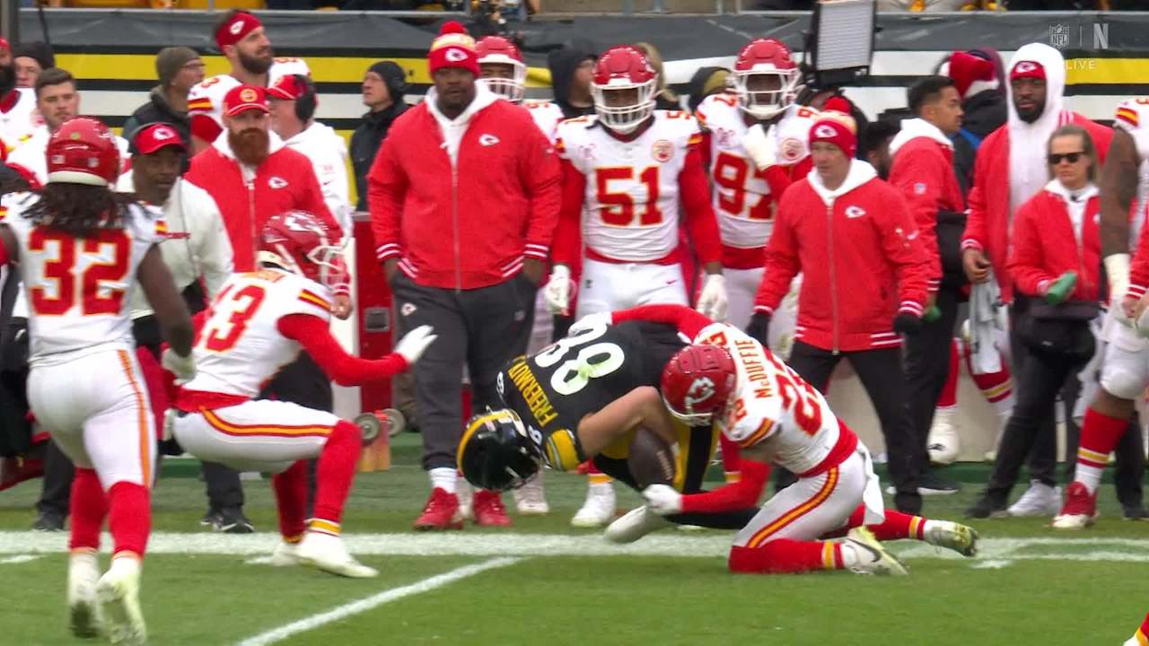 Textbook takeaway! Kansas City Chiefs cornerback Trent McDuffie's ...