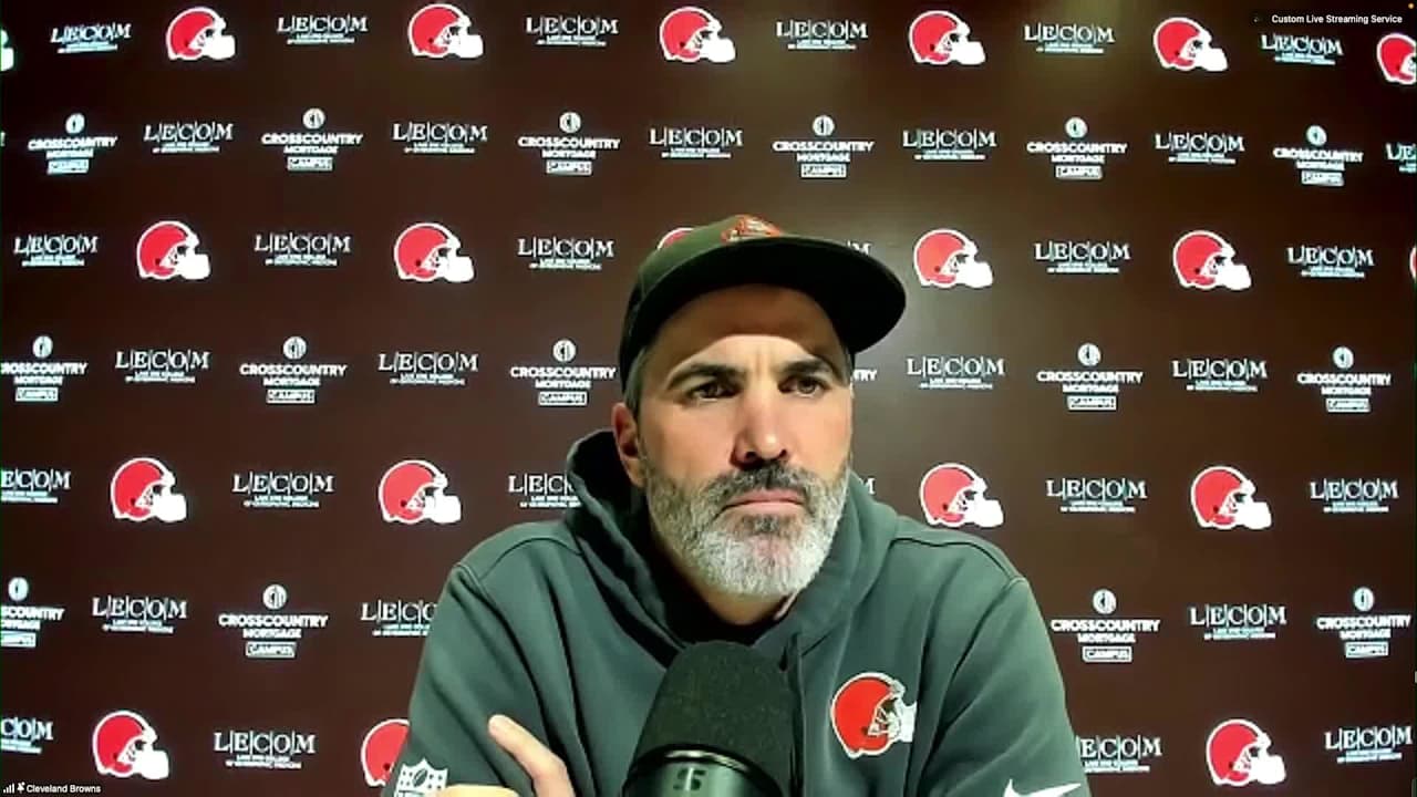 Cleveland Browns head coach Kevin Stefanski reacts to Brian Daboll ...