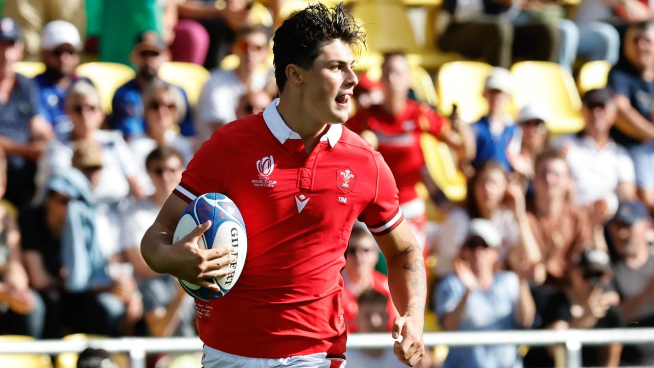 Chiefs signing Welsh rugby star Louis Rees-Zammit from International ...