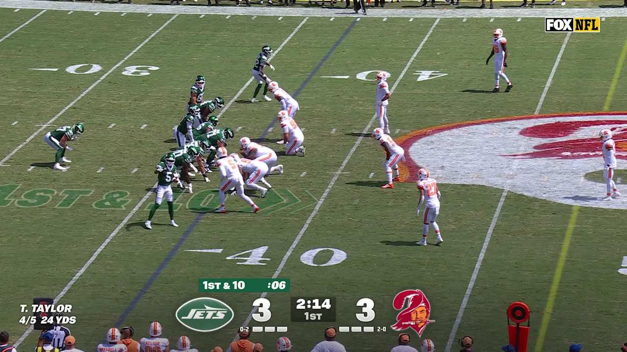 New York Jets quarterback Tyrod Taylor's 17-yard completion to wide receiver Garrett Wilson ...