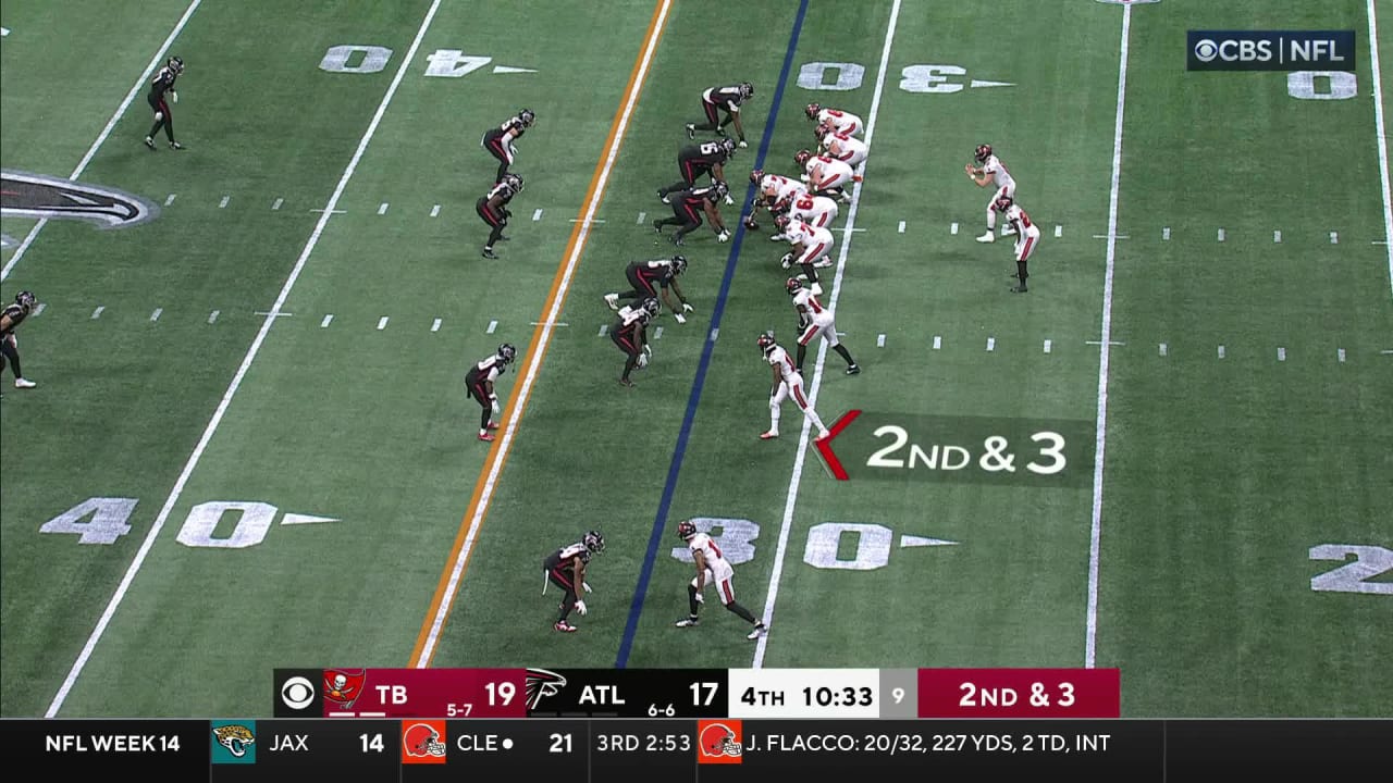 Tampa Bay Buccaneers running back Chase Edmonds finds a crease for 21 ...