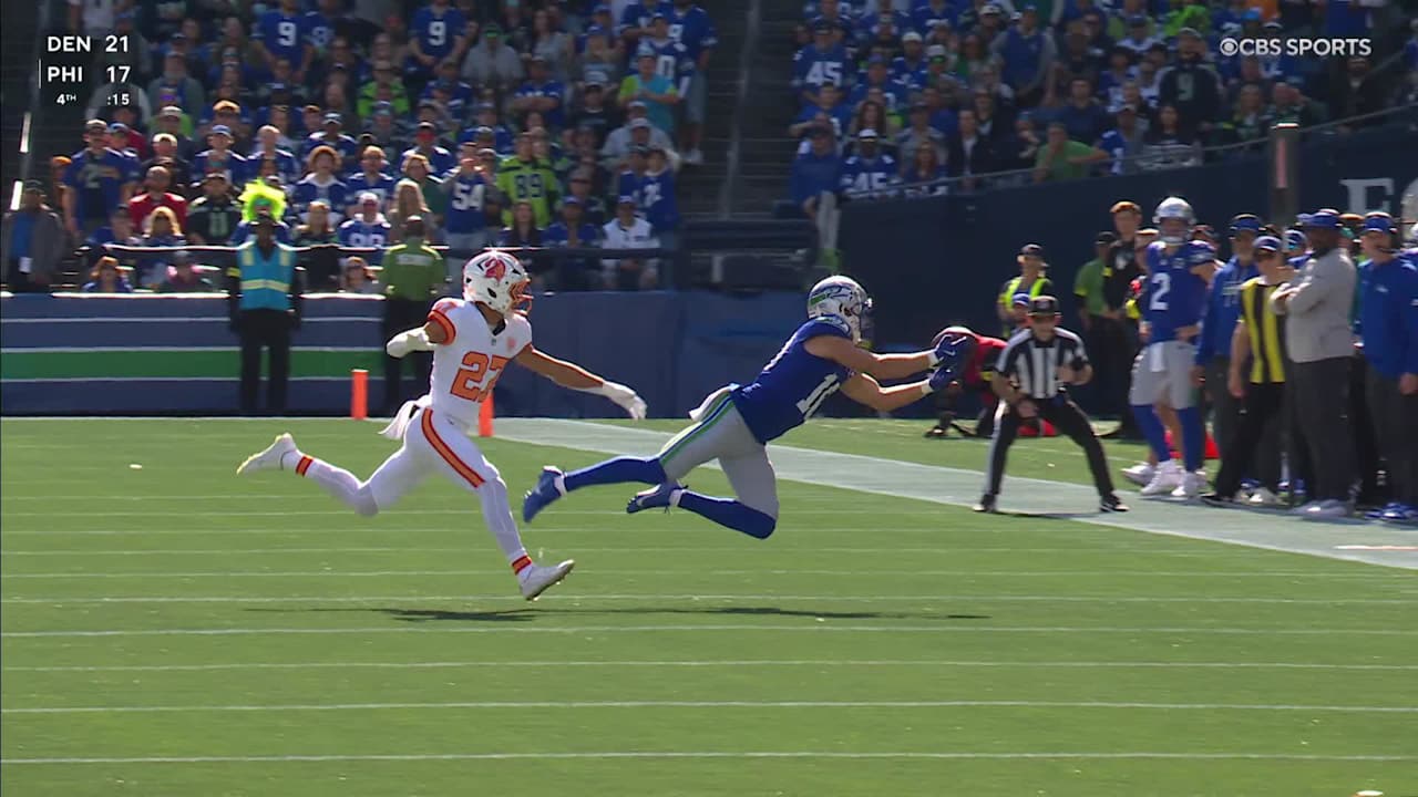 Cooper Kupp goes parallel to ground on diving catch vs. Buccaneers