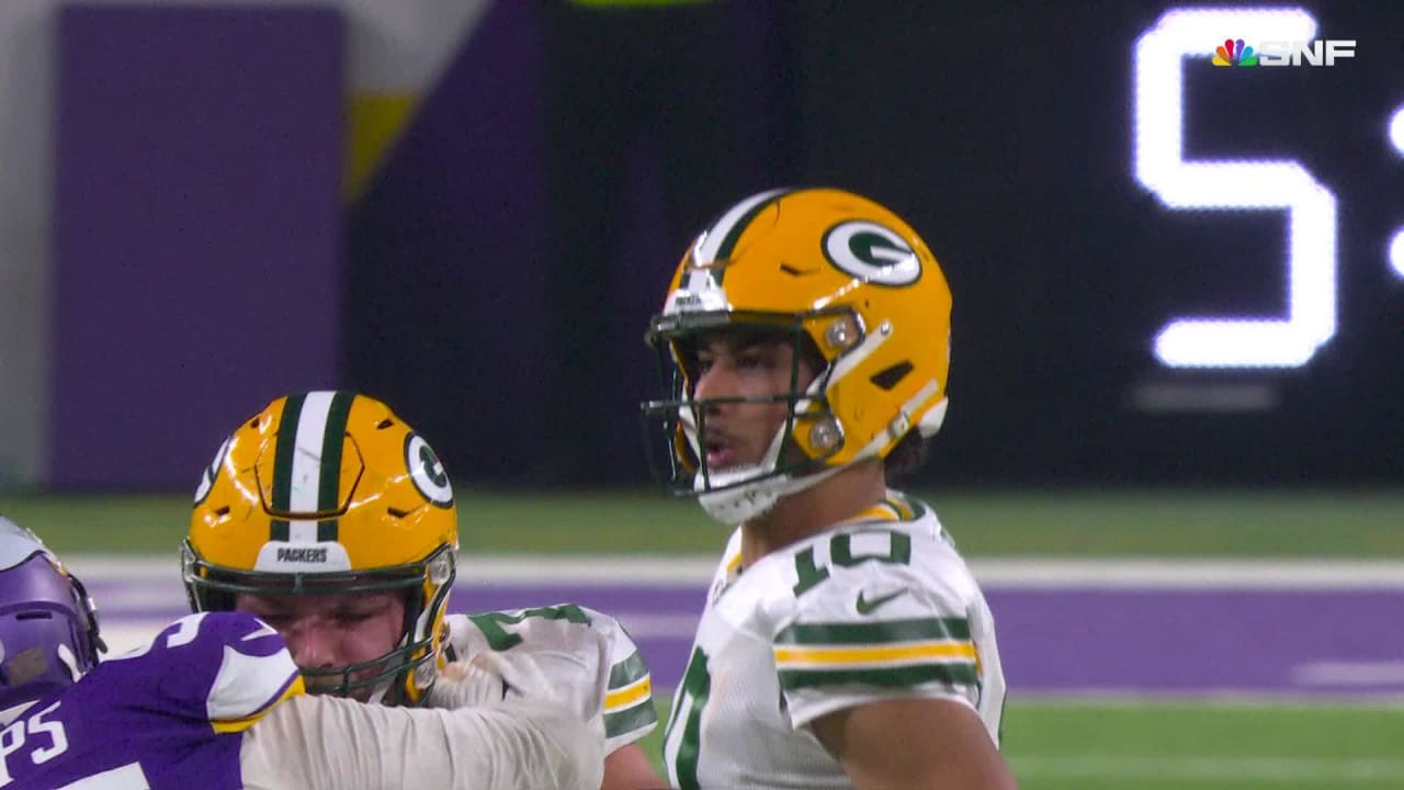 Green Bay Packers quarterback Jordan Love launches a 33-yard TD DIME to ...